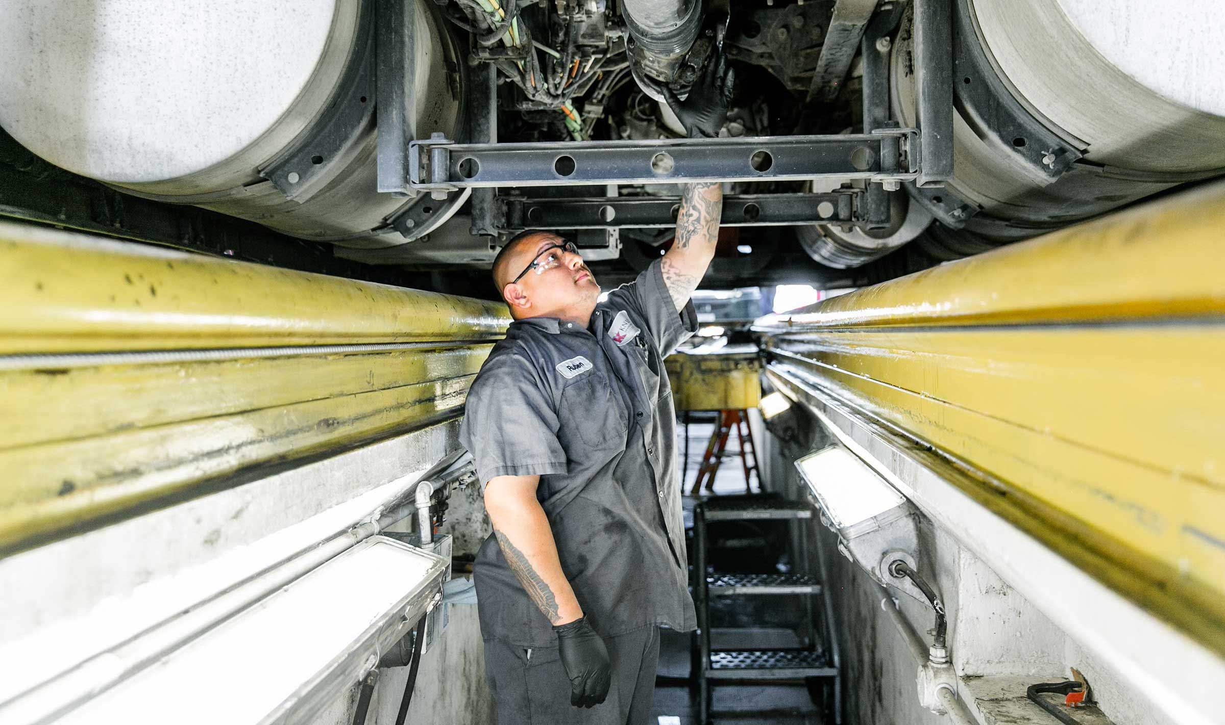 Diesel Technician Jobs & Shop Manager Opportunities | Knight