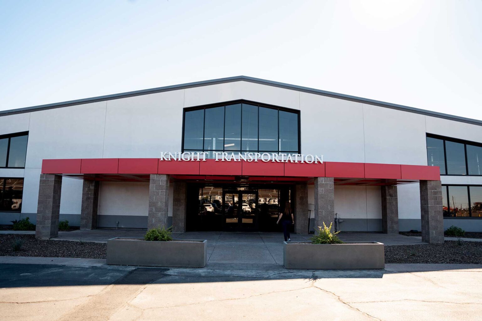 Knight Transportation Trucking Terminal in Phoenix, AZ | Join Our Team!